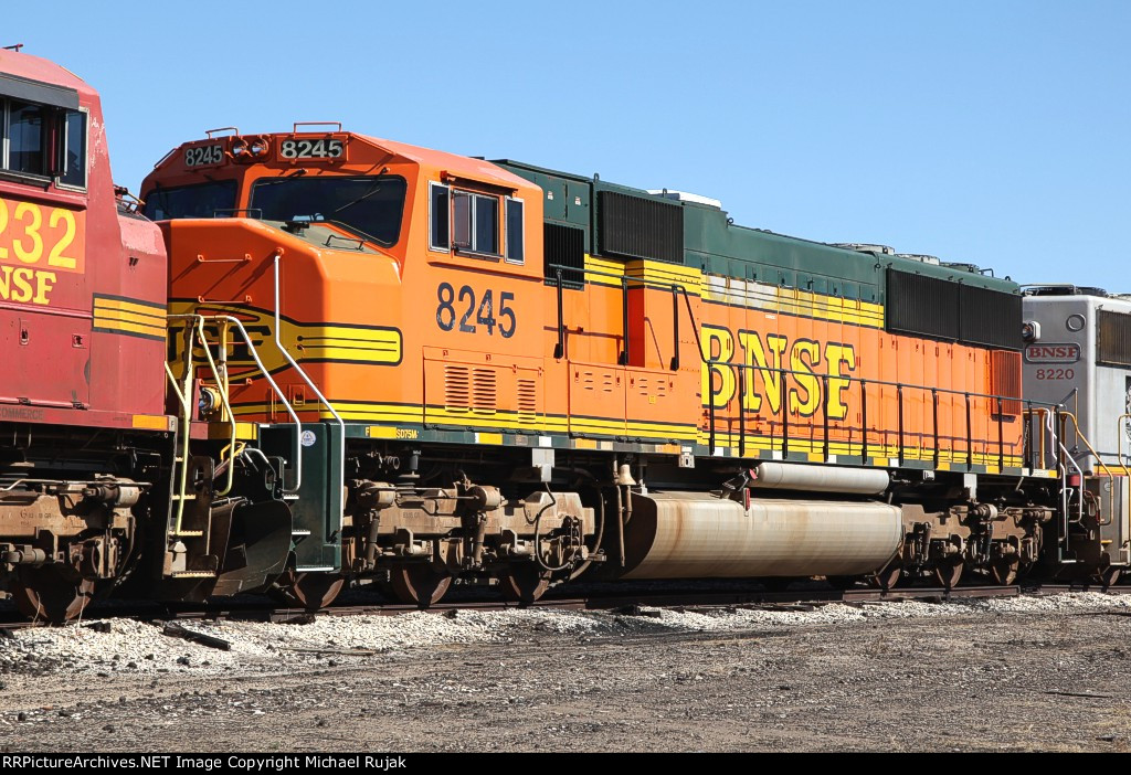 BNSF 8245
